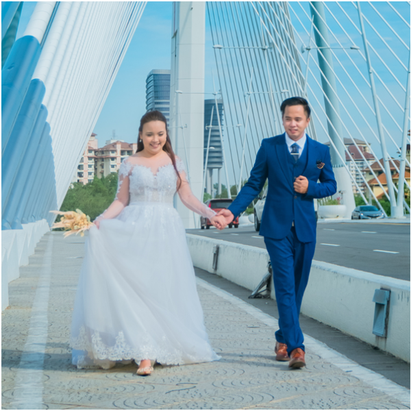 Mastering Natural Poses for Your Wedding Photoshoot - The Query Hub