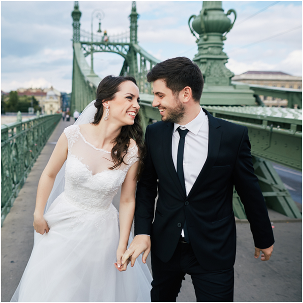 Mastering Natural Poses for Your Wedding Photoshoot